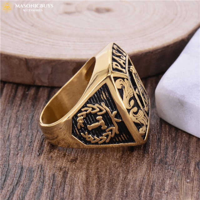 Ancient Style Past Master Masonic Ring | MasonicBuys